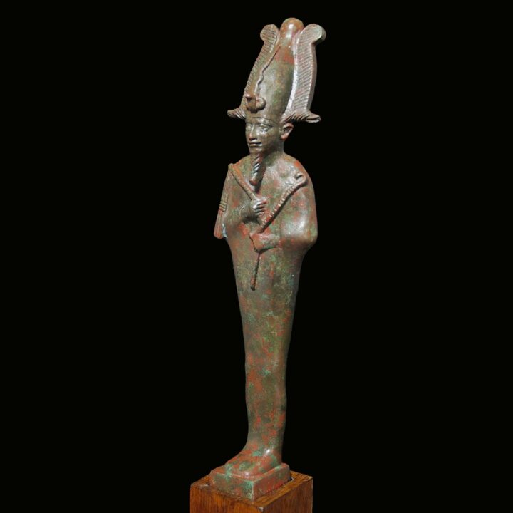 Large and particularly finely crafted solid bronze statuette of the ...
